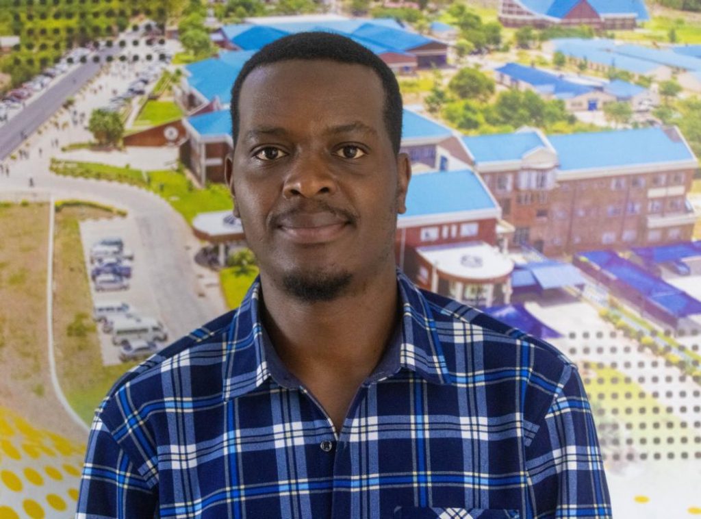 Mr Lewis T Dube - Midlands State University