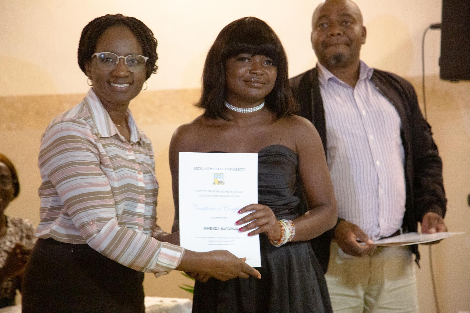 International Students Receive English Proficiency Certificates ...